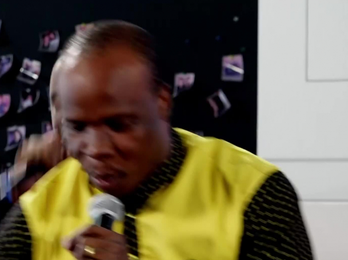 Magic System chante '1er Gaou' en live au Parisien | INA