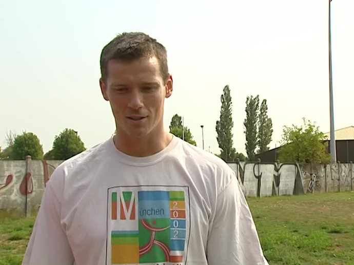 Athlétisme : portrait de Mélina Robert-Michon, lanceuse de disque | INA