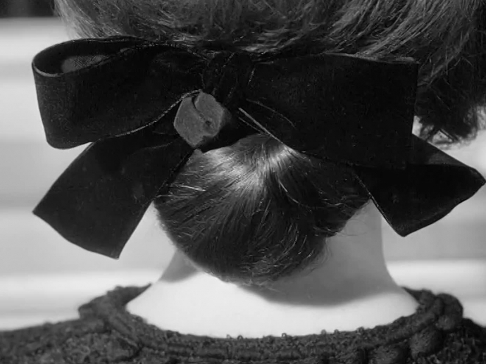 La coiffure revient au catogan | INA