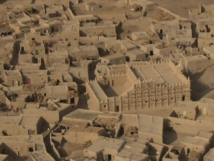 Mali : village traditionnel au bord du fleuve Niger | INA