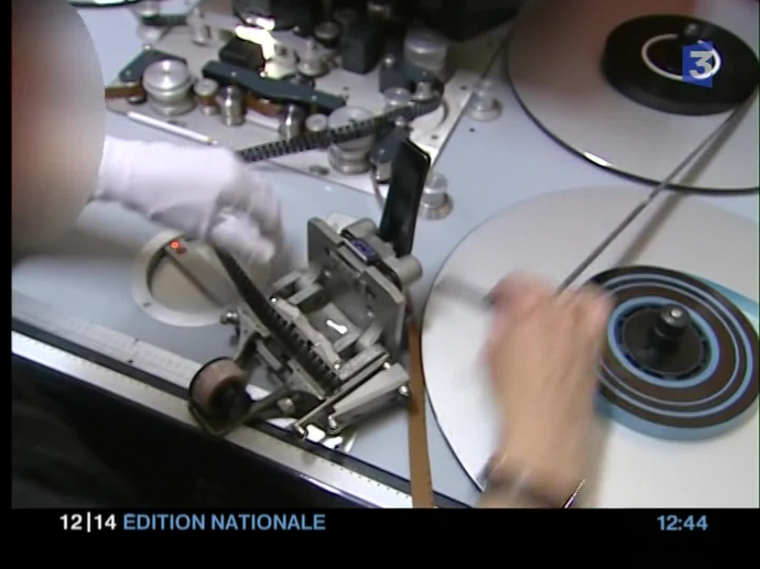 Restauration des archives Ina par des détenues | INA