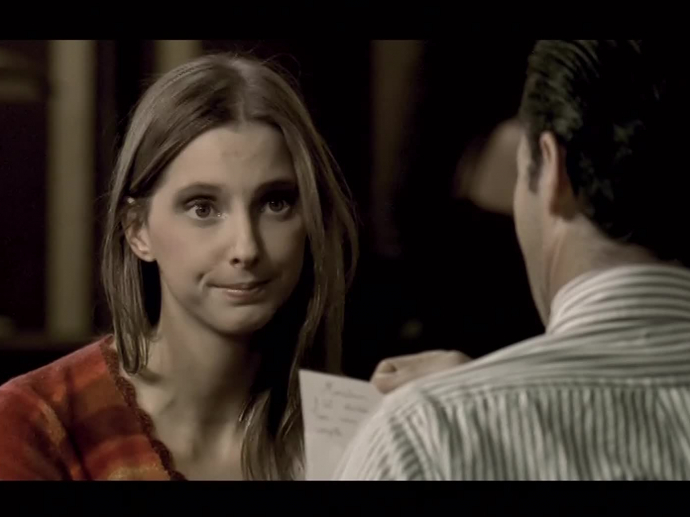 AGF banque : Boite de chocolats version 41 secondes | INA