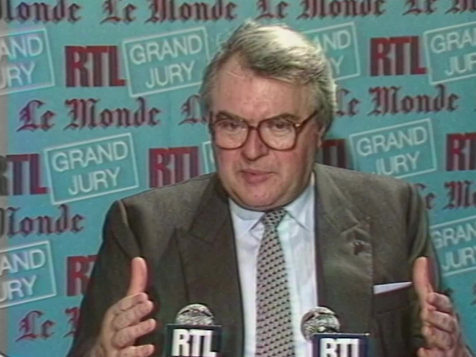 Mauroy : la rigueur continue | INA