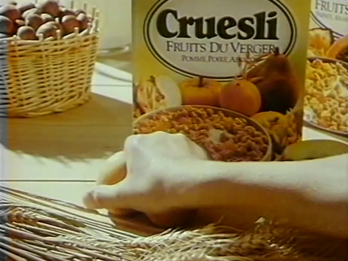 QUAKER CRUESLI : CEREALE FRUITS PETIT DEJEUNER GAMME | INA