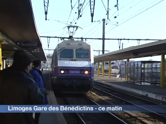 TEOZ / UMP dans le train | INA