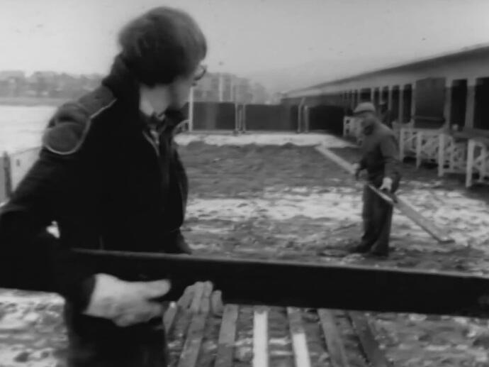 En 1981, la grande toilette des planches de Deauville | INA