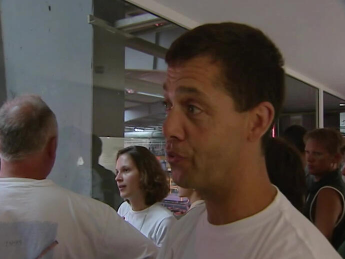 Tourisme industriel à l'usine Perrier à Vergèze | INA