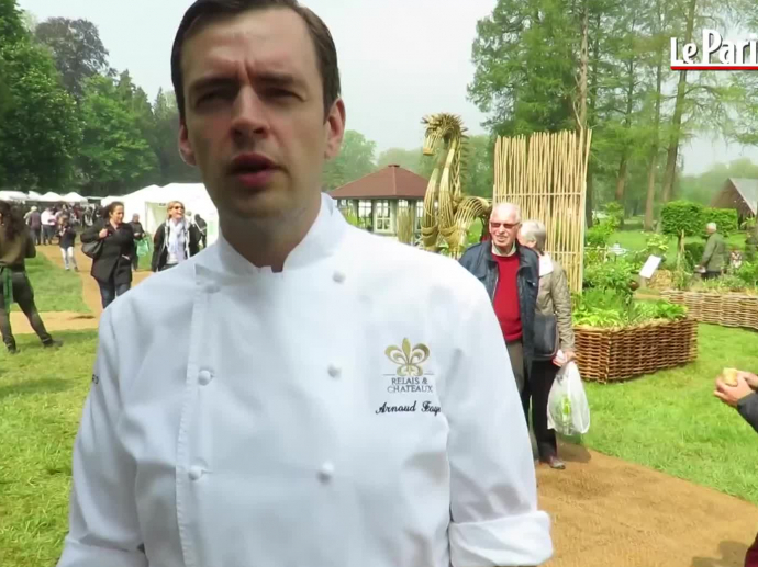 Aux journées des plantes à Chantilly, le chef étoilé cuisine des fleurs ...