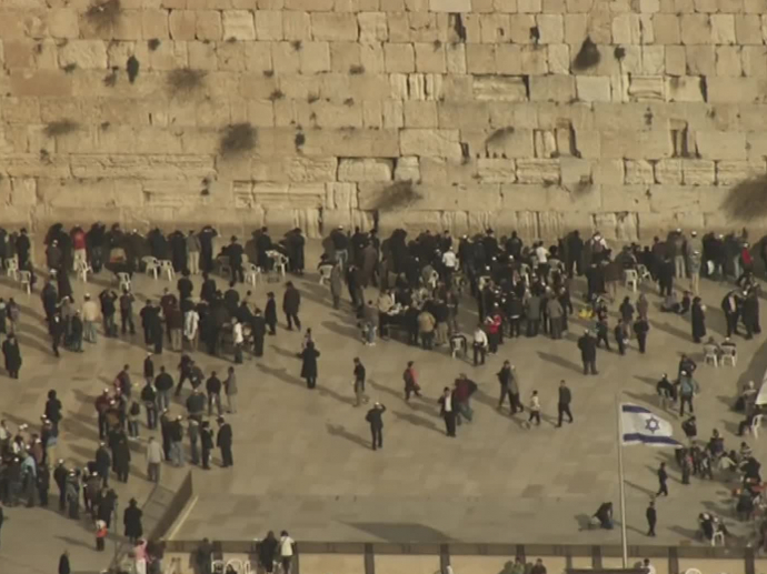 Israël : mur des lamentations et esplanade des mosquées 1/2 | INA