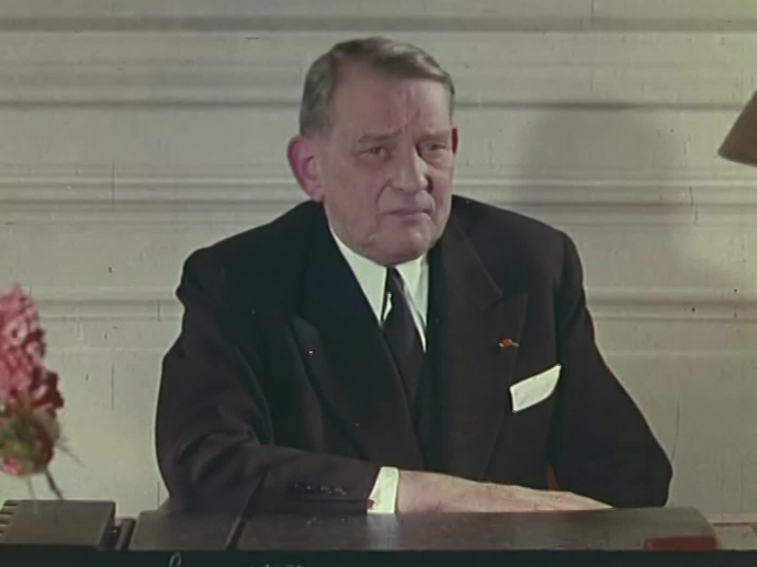 Les voeux du président Coty pour 1957 | INA