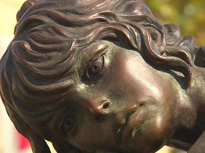 Statue de Brigitte Bardot à Saint-Tropez | INA