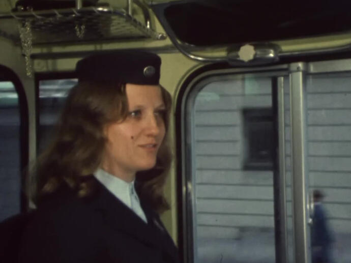 Rencontre avec une machiniste de la RATP : stress et difficultés du métier | INA