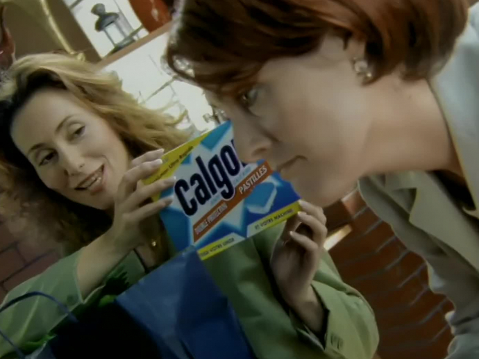 Calgon anti-calcaire : Deux copines : version 25 secondes | INA