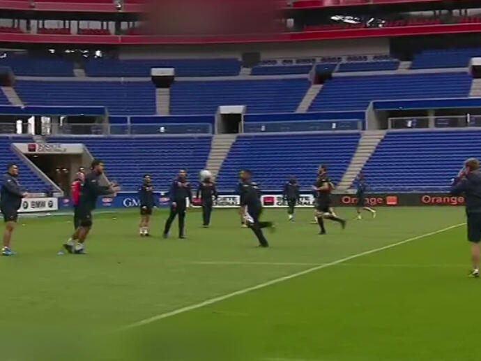 Rugby : Entrainement du XV de France à l'OL Stadium | INA