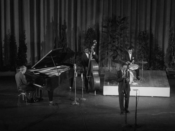 Vic Dickenson "Don't Blame Me" | INA