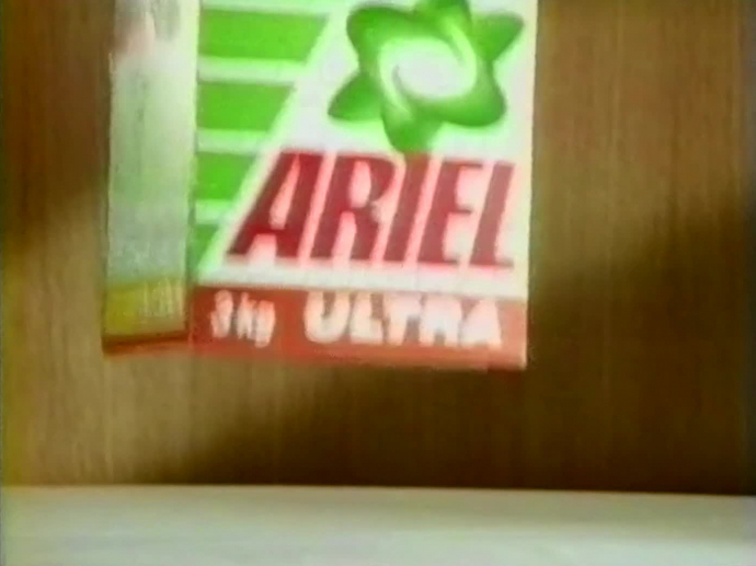 ARIEL ULTRA : LESSIVE MACHINE GAMME | INA