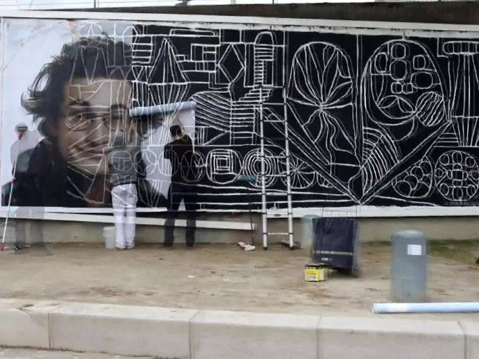 John Hamon s'expose en plein jour à Paris | INA