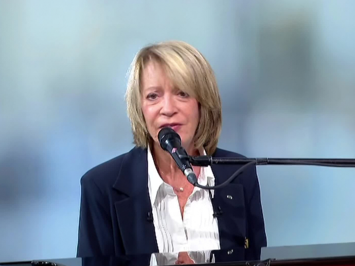 Alice Dona "Chanteuse à vingt ans" | INA