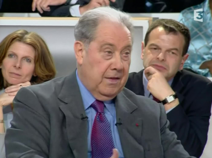 Charles Pasqua à Propos De La Discrimination Des Candidats Sur Le Temps