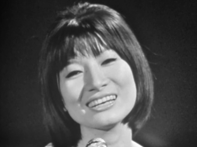 Tiny Yong chante "Le bonheur" | INA