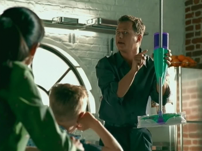 Swiffer spray clean : Leçon d'histoire | INA