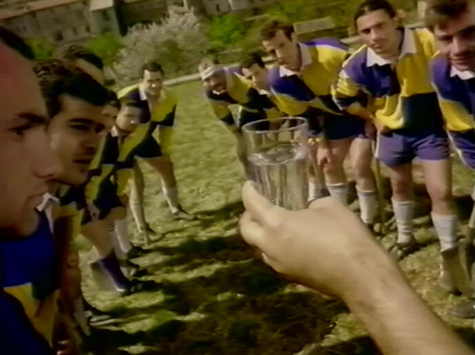 Comment la pub utilise les valeurs du rugby | INA