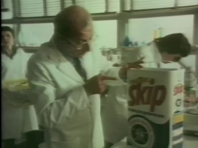 SKIP Formule avançée : Lessive machine tous lavage | INA