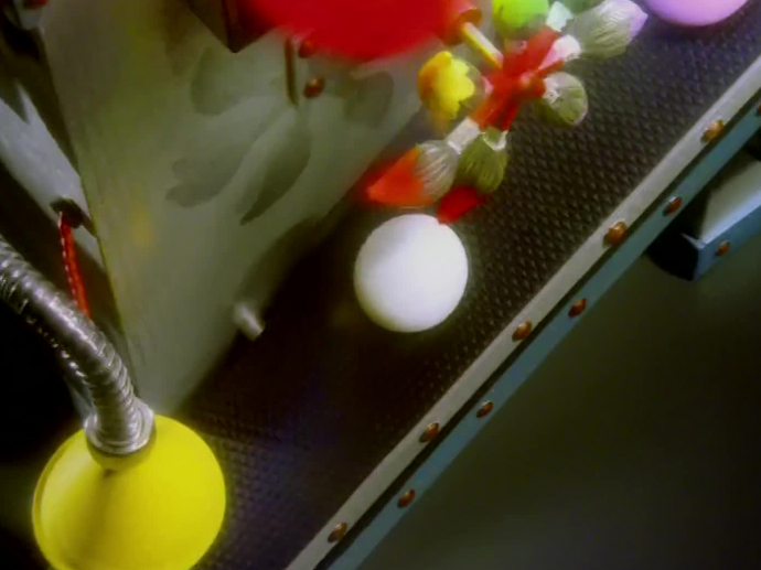 Smarties : Machine | INA