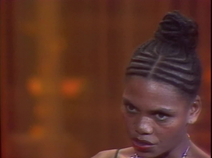 Miriam Makeba et Bongi Makeba "Nobody cares" | INA