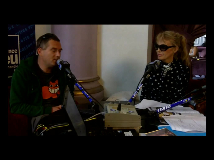 Festival de Cabourg 2011 : Interview Bruno Romy et Arielle Dombasle | INA