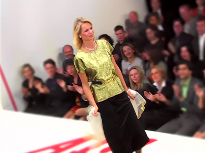 Collection automne/hiver 2000 : Mauve sans numéro | INA