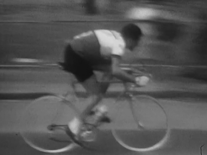 Arrivée Henry Anglade, duel Gilbert Desmet et André Foucher | INA