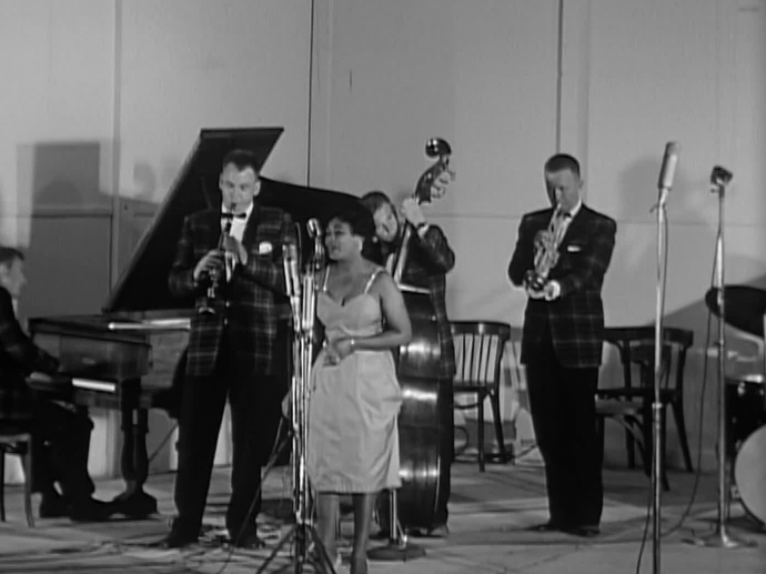 Donna Hightower "I can't give you anything but love" | INA