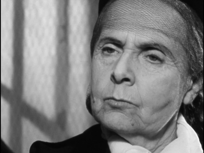 Elsa TRIOLET parle du poète Maïakovski | INA