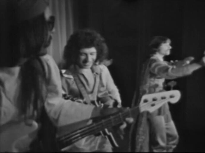 Martin Circus "Je danse comme un pingouin" | INA