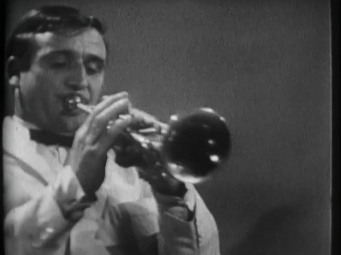 Famille Robba "Parade du cirque" | INA