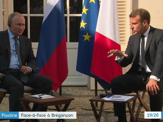 Macron / Poutine : face à face à Brégançon | INA