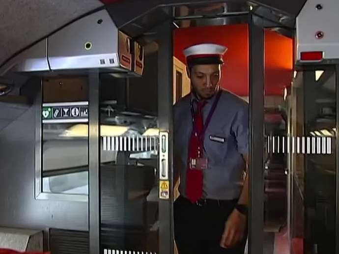 LES OBJETS TROUVÉS DE LA SNCF | INA