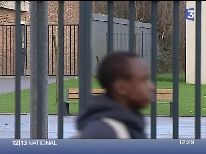 Une proviseure de collège agressée, mise en examen d'une collégienne | INA Une proviseure de collège agressée, mise en examen d'une collégienne | INA