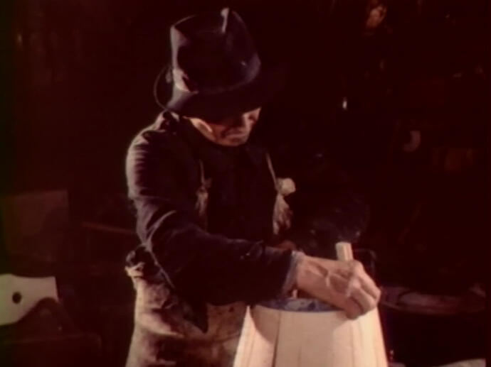 Les boisseliers, ces artisans qui façonnaient le bois pour en faire des ...