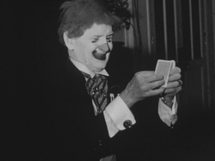 Clown Popo à l'orphelinat des arts | INA