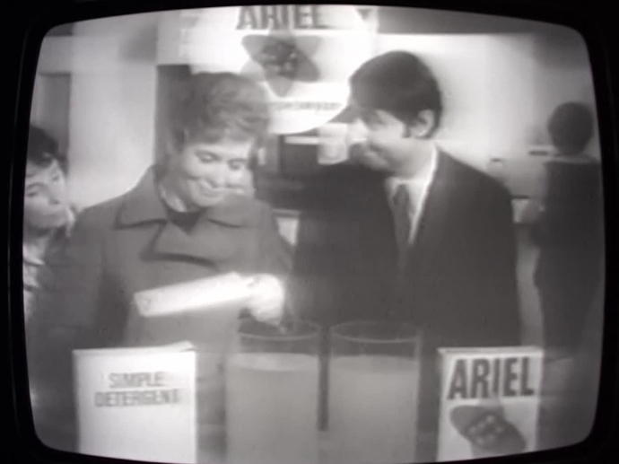 ARIEL : lessive | INA