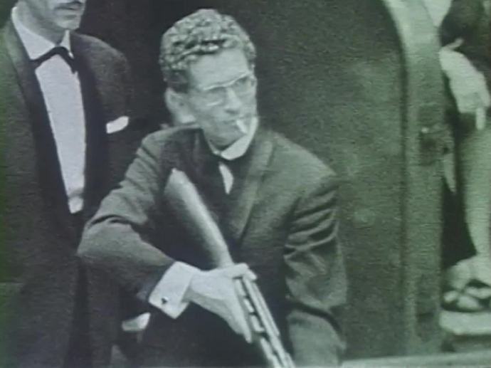 Darry Cowl à propos de son numéro de hachettes au Gala de l'Union | INA