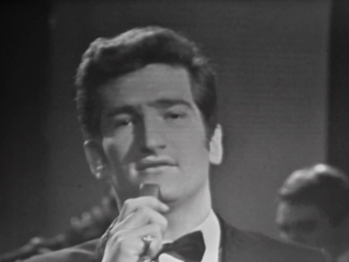 Eddy Mitchell "J'aime Paris au mois de mai" | INA