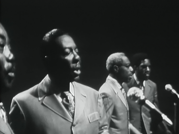 The Golden Gate Quartet "Swing down chariot" | INA