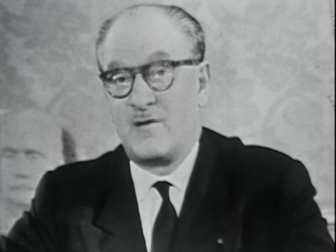 Guy Mollet à propos de la crise de Suez | INA