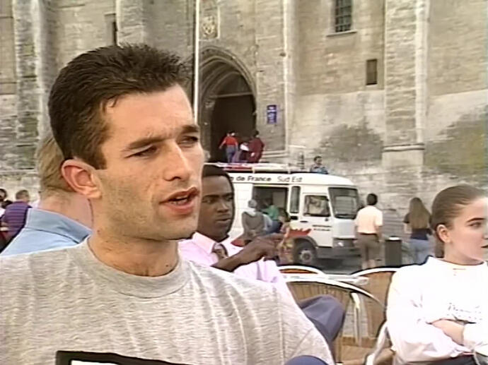 L'idéal de Benoît Hamon en 1995 ? "Être jeune et socialiste" | INA