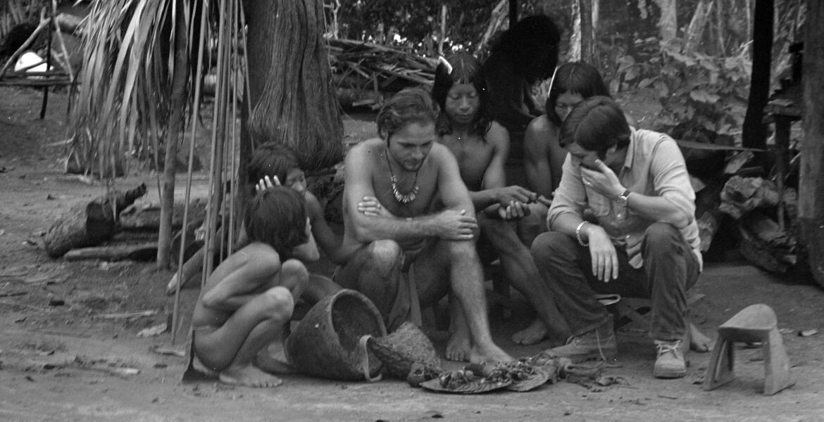 Avec la tribu amérindienne des Wayanas en Guyane | INA