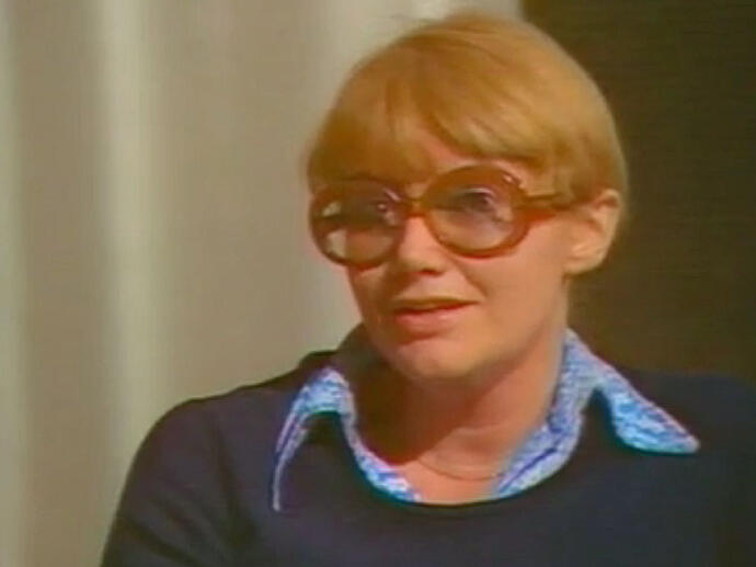 L'une des premières apparitions télévisées de Martine Allain-Regnault | INA